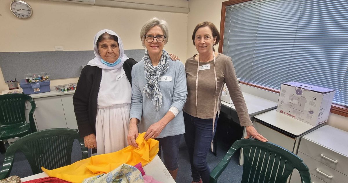 Textile program helping Wagga refugee women fight isolation | Region ...