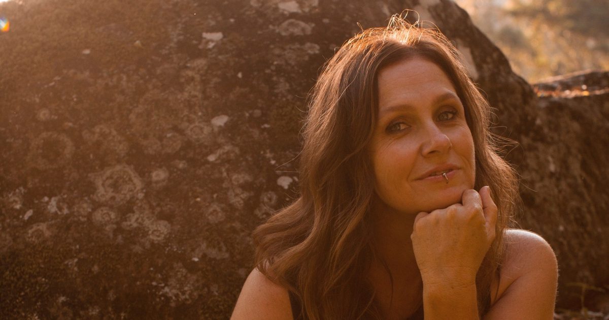 'Tourism coup': Country music star Kasey Chambers to perform in Hay and ...