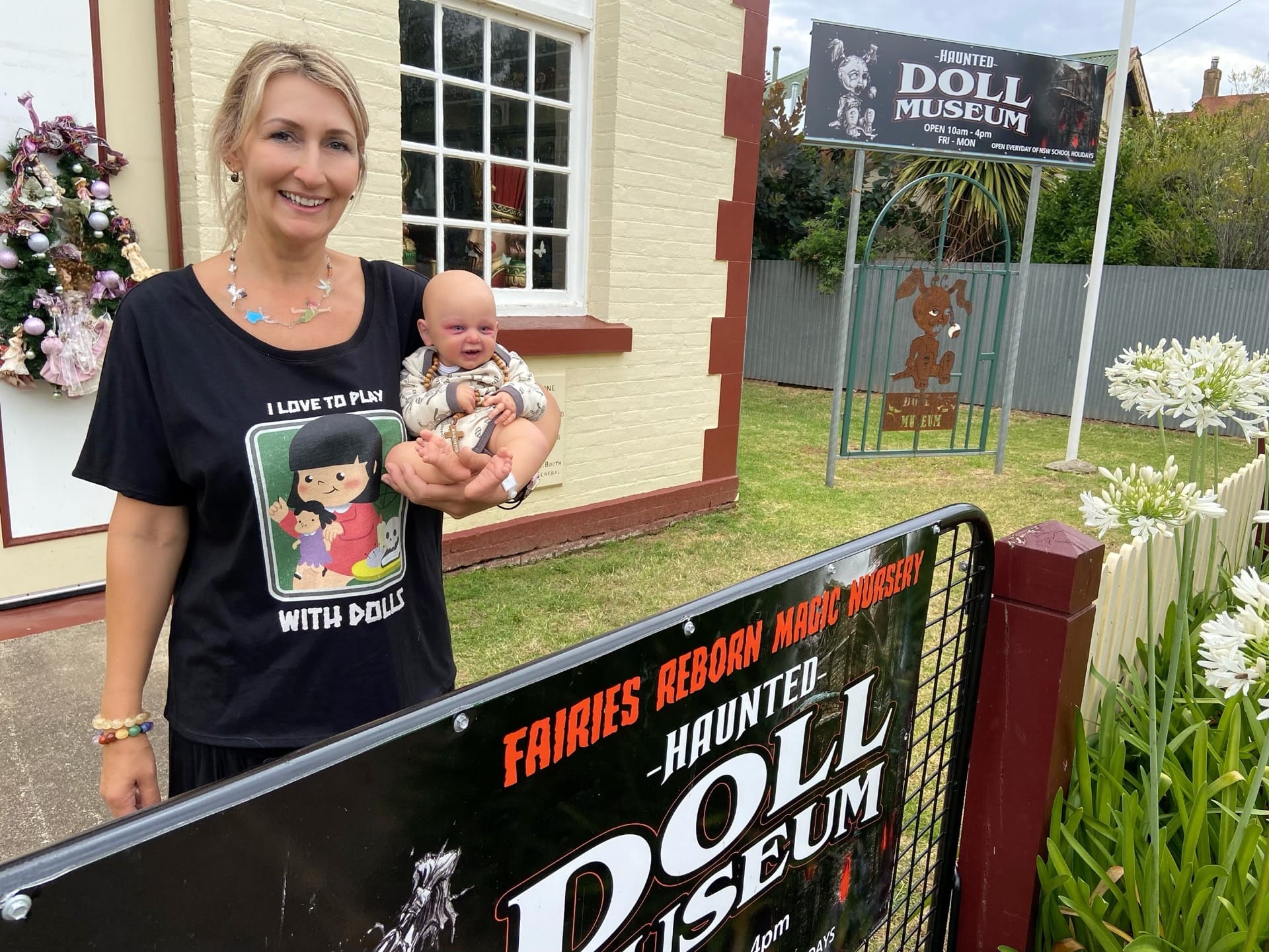 Junee's 'haunted dolls' find a new home and invite Australia's unwanted ...