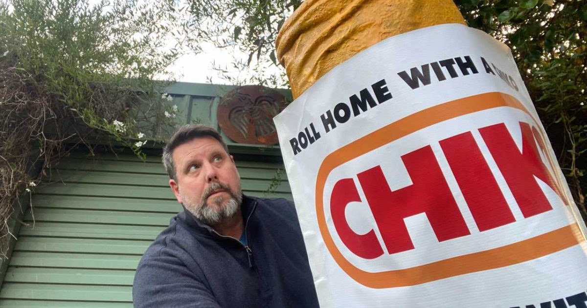 Wagga artist to unveil 'world’s largest' Chiko Roll | Region Riverina