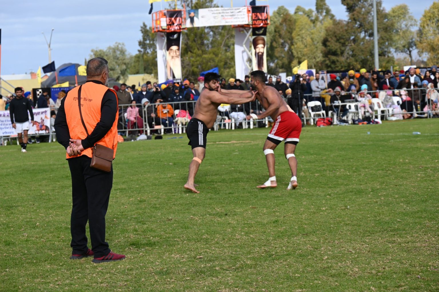 Turban tying contest, Indian stick fighting highlights as 25,000 ...