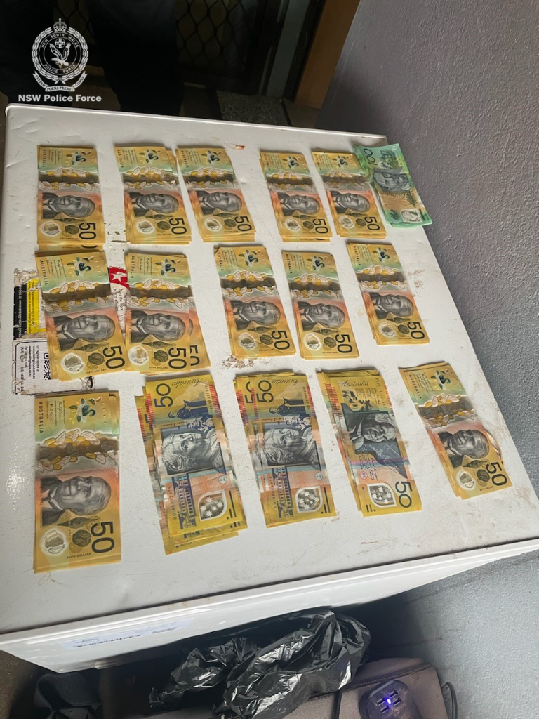 Police find gel blaster, drugs and cash at Leeton property and pistol ...