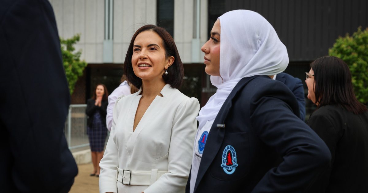 NSW teachers welcome new pay agreement, continue push for 'equitable funding' | Region Riverina