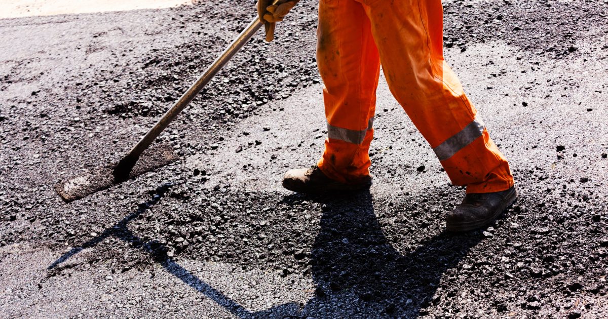 ‘Bitumen Bandits’ offering discounted asphalt laying in Griffith can’t ...