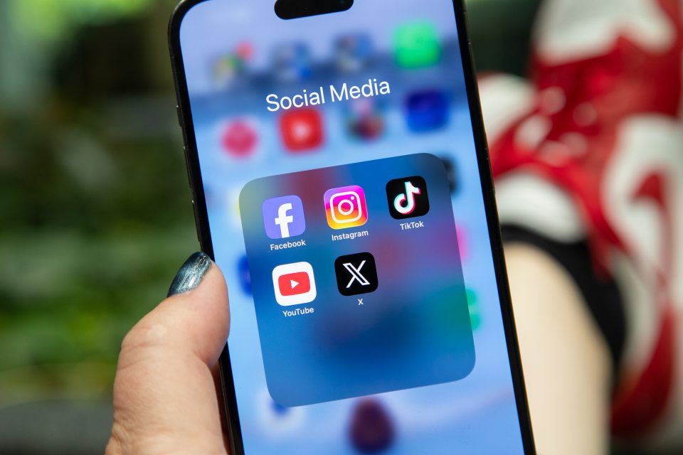 CSU lecturer warns young people against turning to VPNs to evade social media ban | Region Riverina